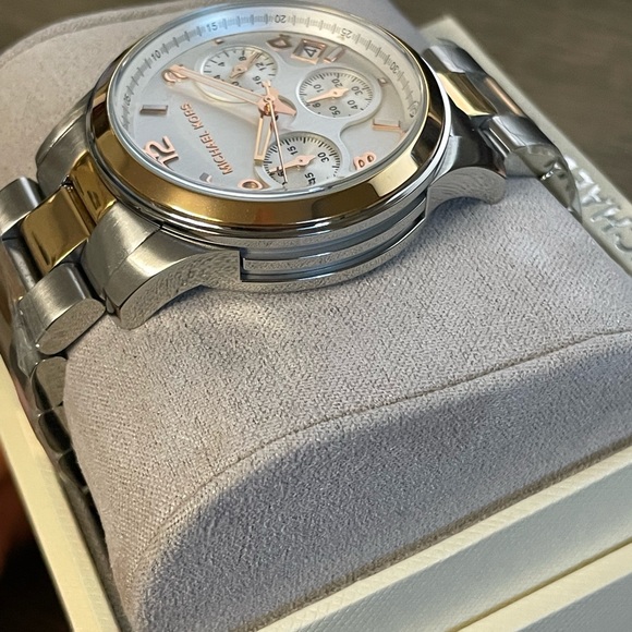 Michael Kors | Accessories | Michael Kors Runway Silverrose Gold Womens ...